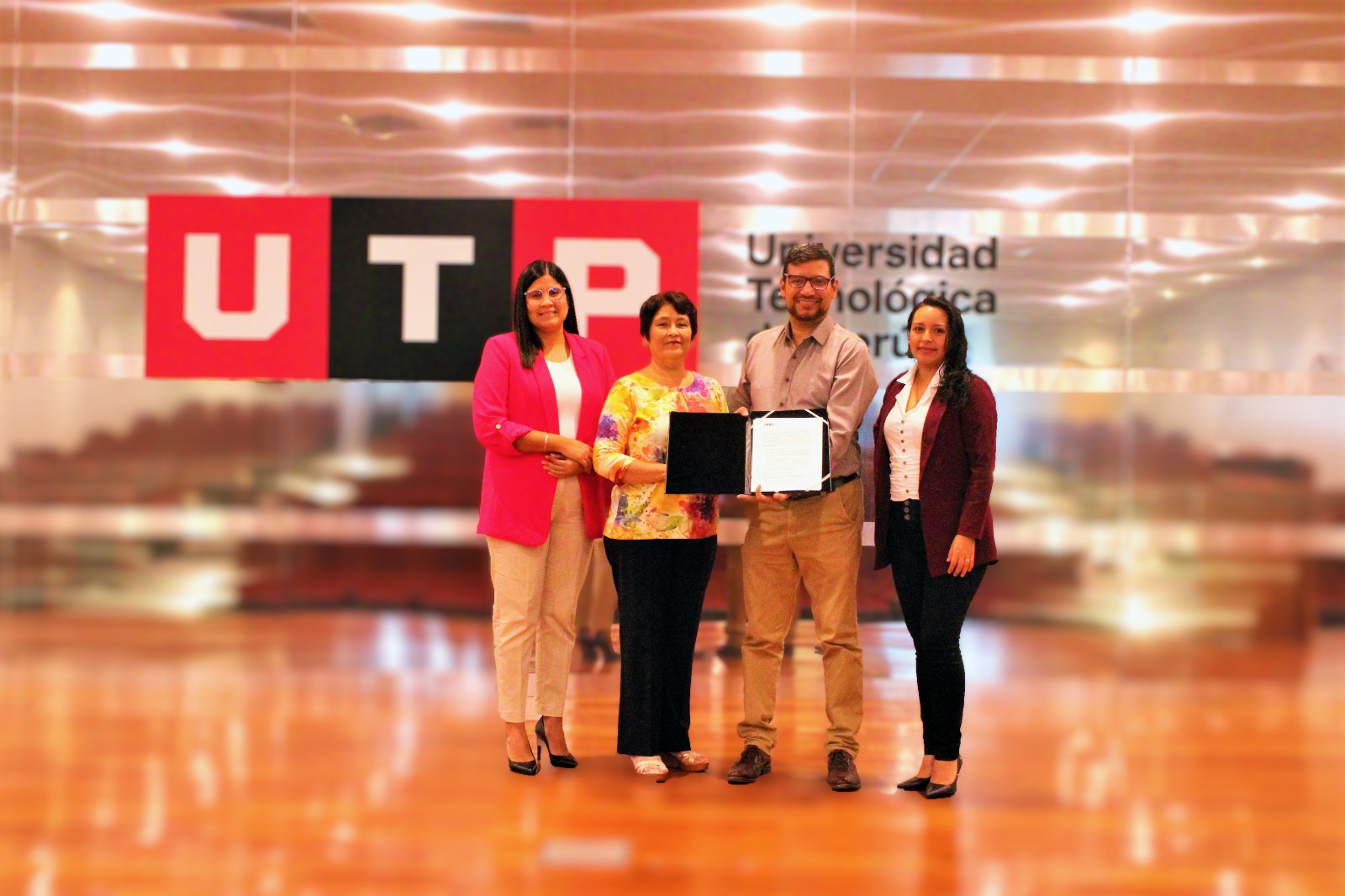 Utp Firmó Convenio Con El Colegio De Psicólogos De Áncash Universidad Tecnológica Del Peru Utp 